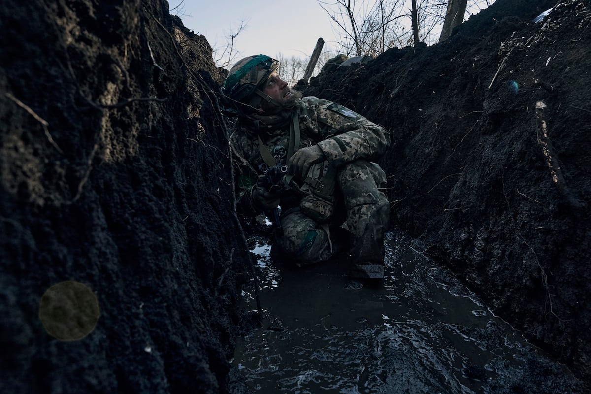 Ukrainian military vows to hold Bakhmut as Russians close in ...