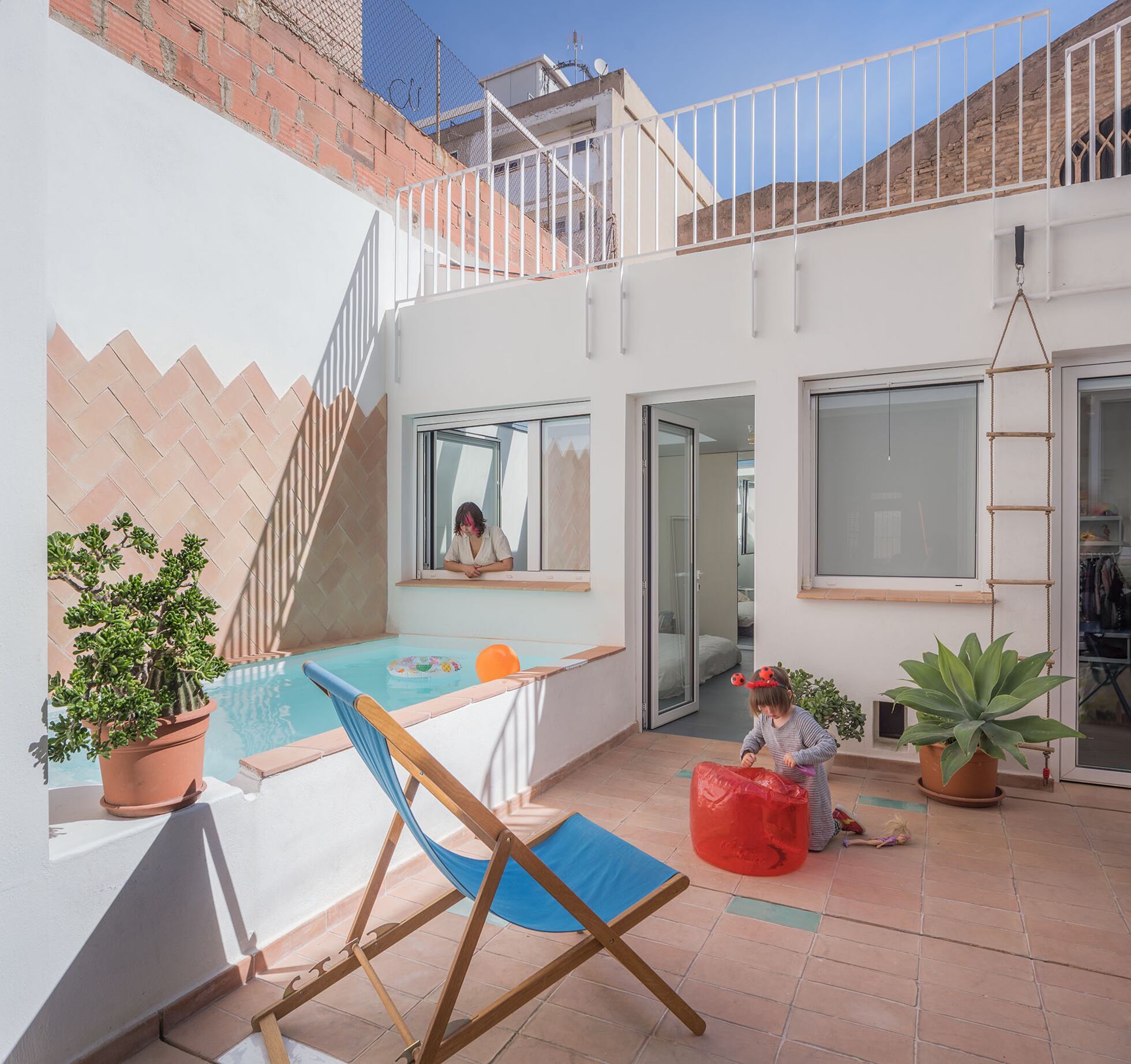 Cómo Deportes Loli se convirtió en una vivienda adaptada a una persona ...