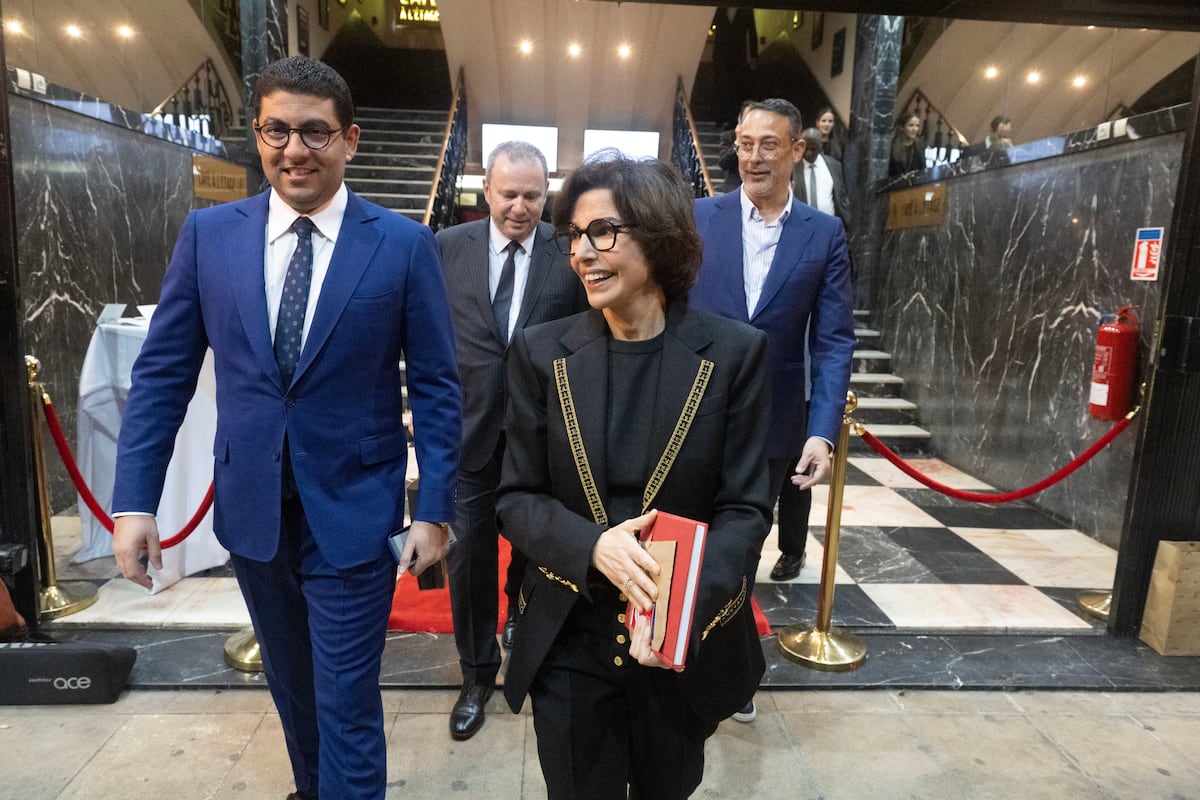 La ministra de Cultura de Francia rompe un tabú diplomático al visitar el Sáhara Occidental ...