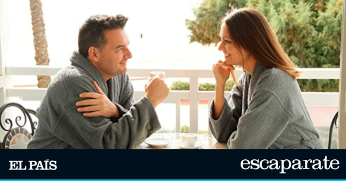 El albornoz más vendido en Amazon es unisex y está disponible en 13 ...