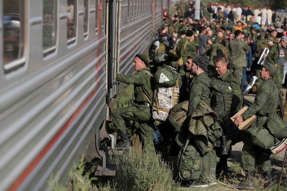 The mothers and wives of Russian soldiers demand their return from ...