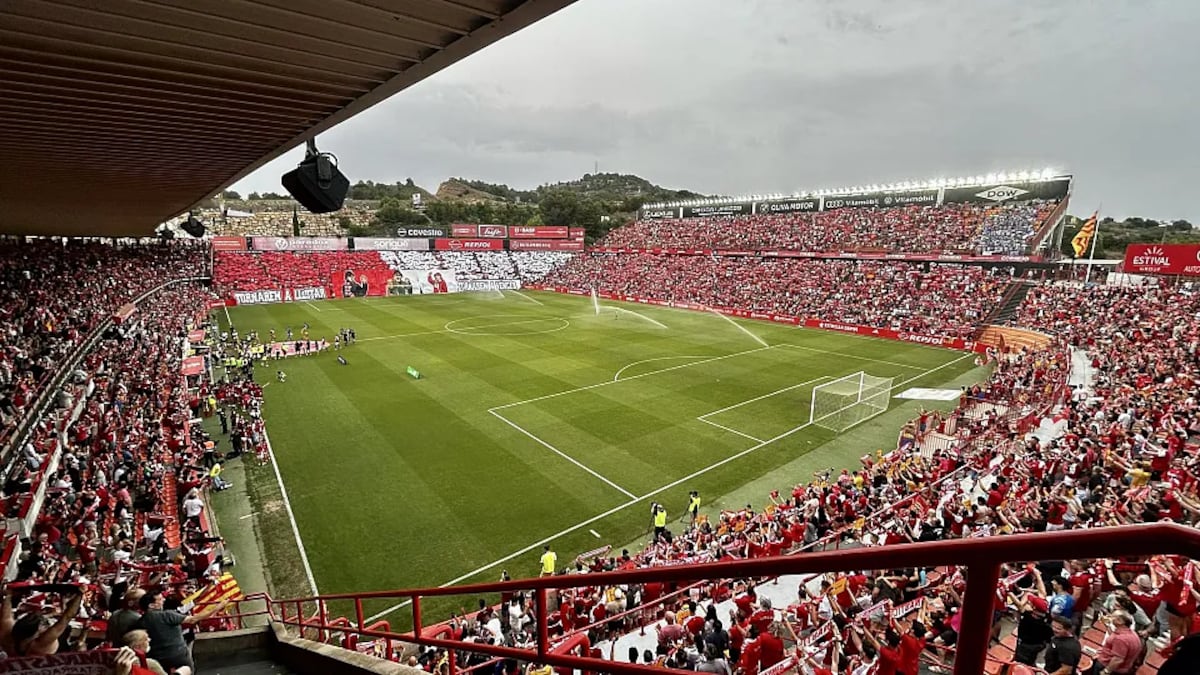Pinchan las ruedas de los jugadores del Nàstic de Tarragona por la ...