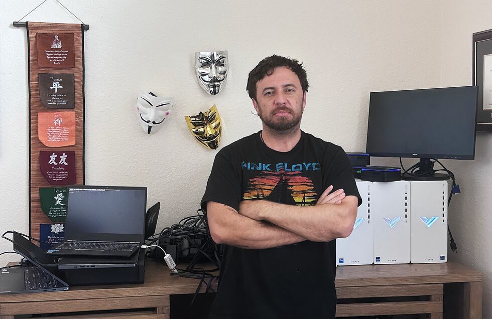 Alejandro Cáceres, the hacker who took down North Korea’s internet from ...