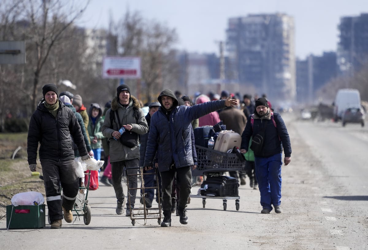 Ukrainians flee occupied territories through the only open Russian ...