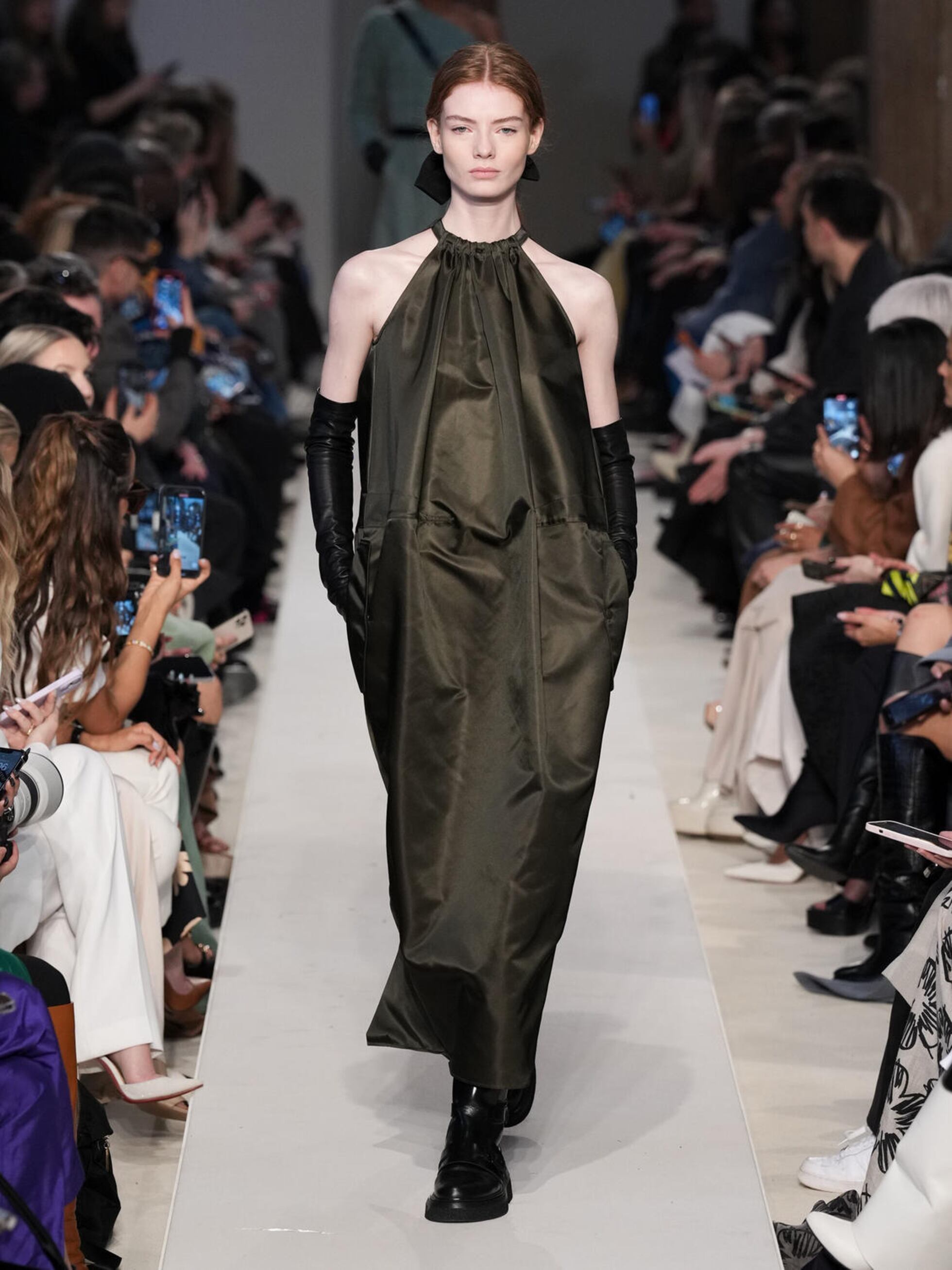 La elegante dominatrix de Max Mara | Fotos | Pasarelas de Moda | S Moda ...