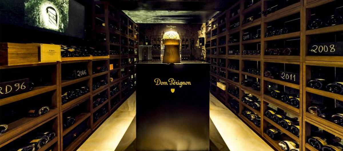 Roban más de un centenar de botellas de vino del restaurante Coque en ...