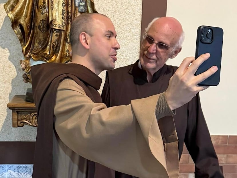 Frei Gilson, the Brazilian priest who attracts online crowds to pray ...