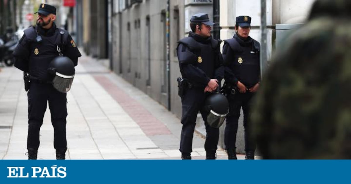 Spanish anti-immigration group: Spanish police evict far-right ...