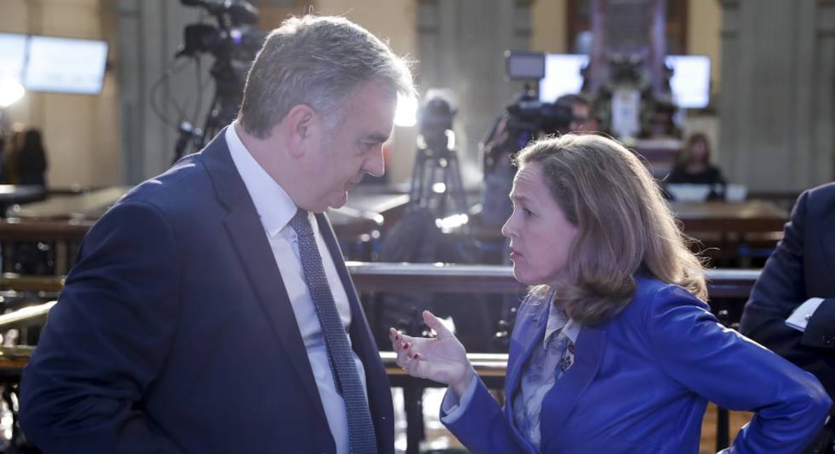 El Gobierno estudia imponer una ‘acción de oro’ en BME para autorizar ...