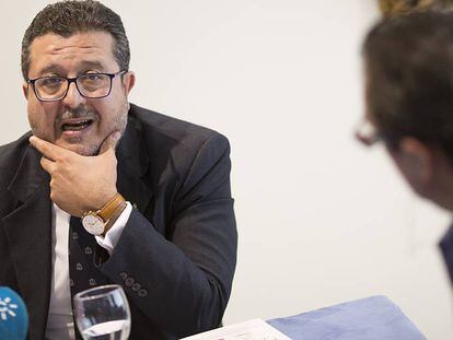 Francisco Serrano en EL PAÍS | Pág. 2