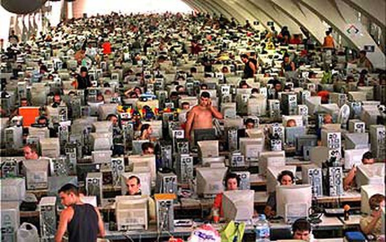 La Campus Party 2003 de Valencia | CiberPaís | EL PAÍS