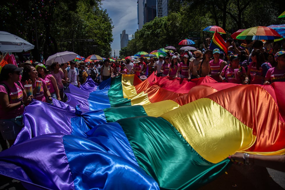 Las imágenes de la marcha por el orgullo LGBT+ en Ciudad de México ...