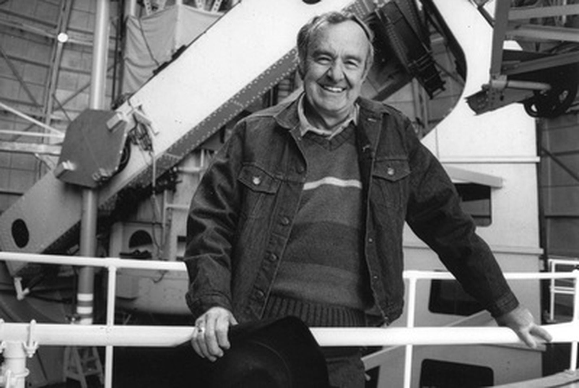 Allan Sandage, el astrónomo que heredó y corrigió a Hubble ...