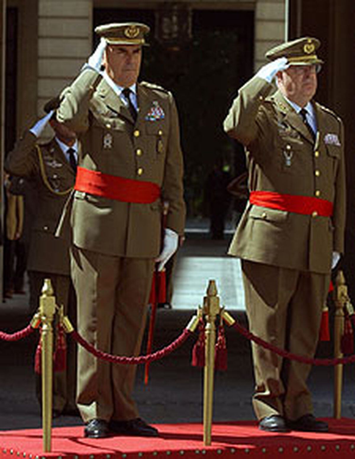 El general Luis Alejandre y el general José Antonio García | España ...