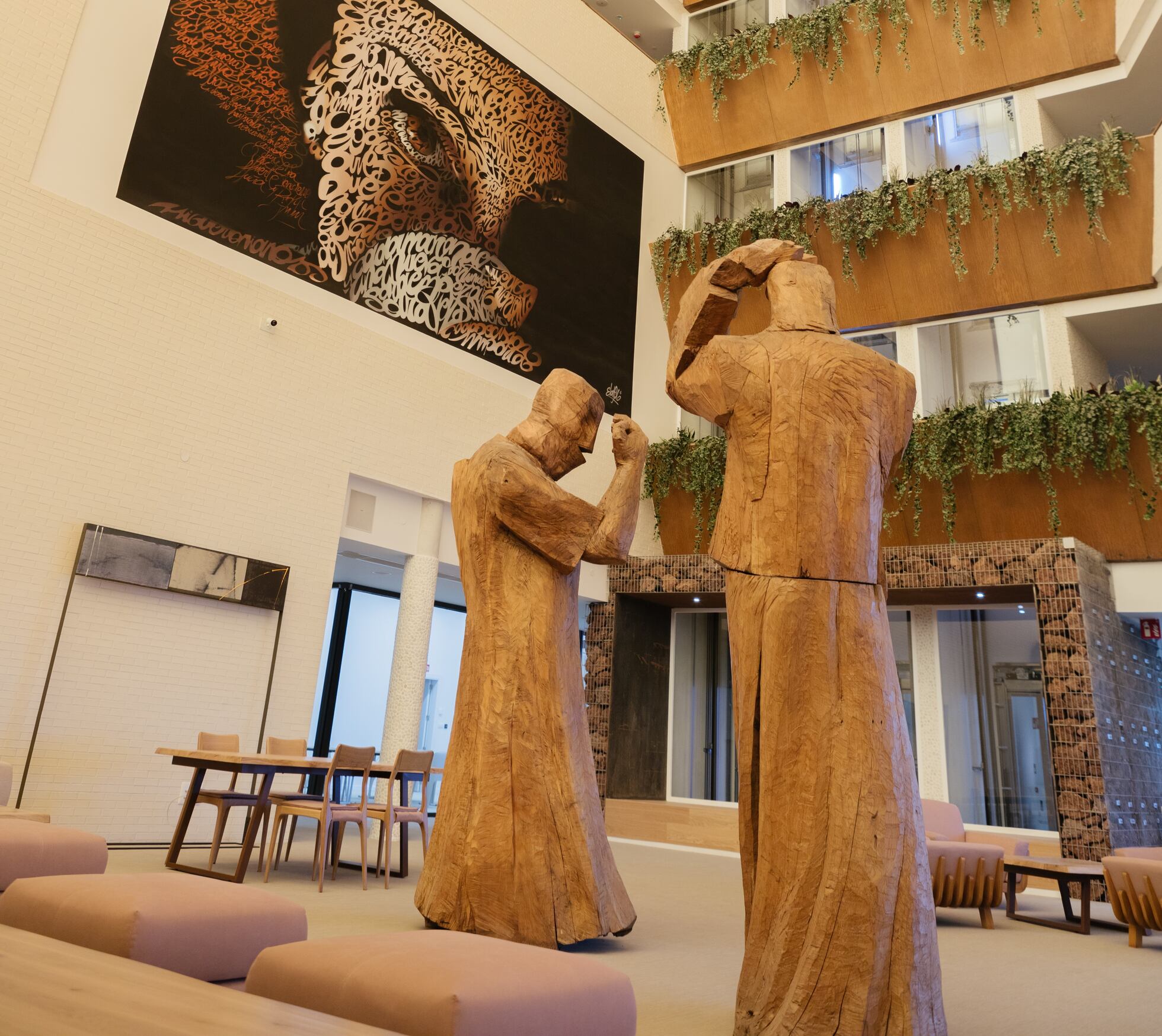 Exclusividad, gastronomía y arte para relajarse frente al Mediterráneo ...