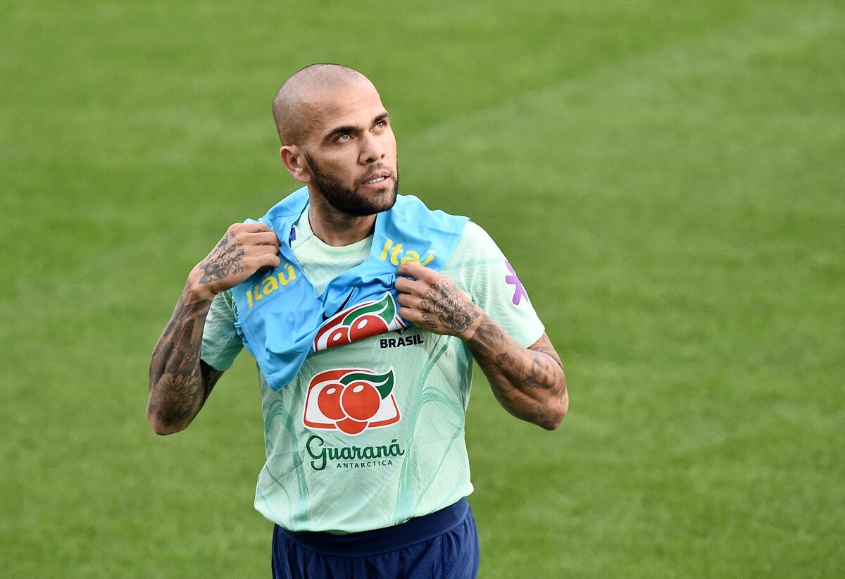 Dani Alves: “Otros cumplen órdenes, yo rompo el sistema” | Mundial ...