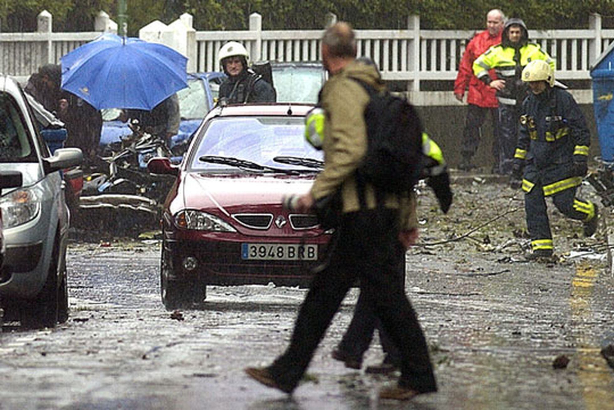 Una 'ertzaina', herida leve en la explosión de un coche bomba de ETA en ...