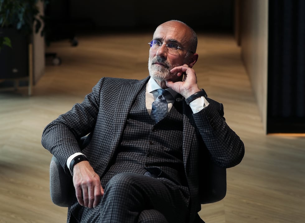 Ensoñacioness: Brooks, Arthur C., Amad a vuestros enemigos.