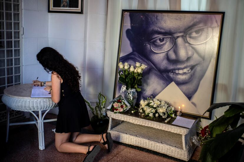 La capilla ardiente de Pablo Milanés, en imágenes | Fotos | Cultura ...