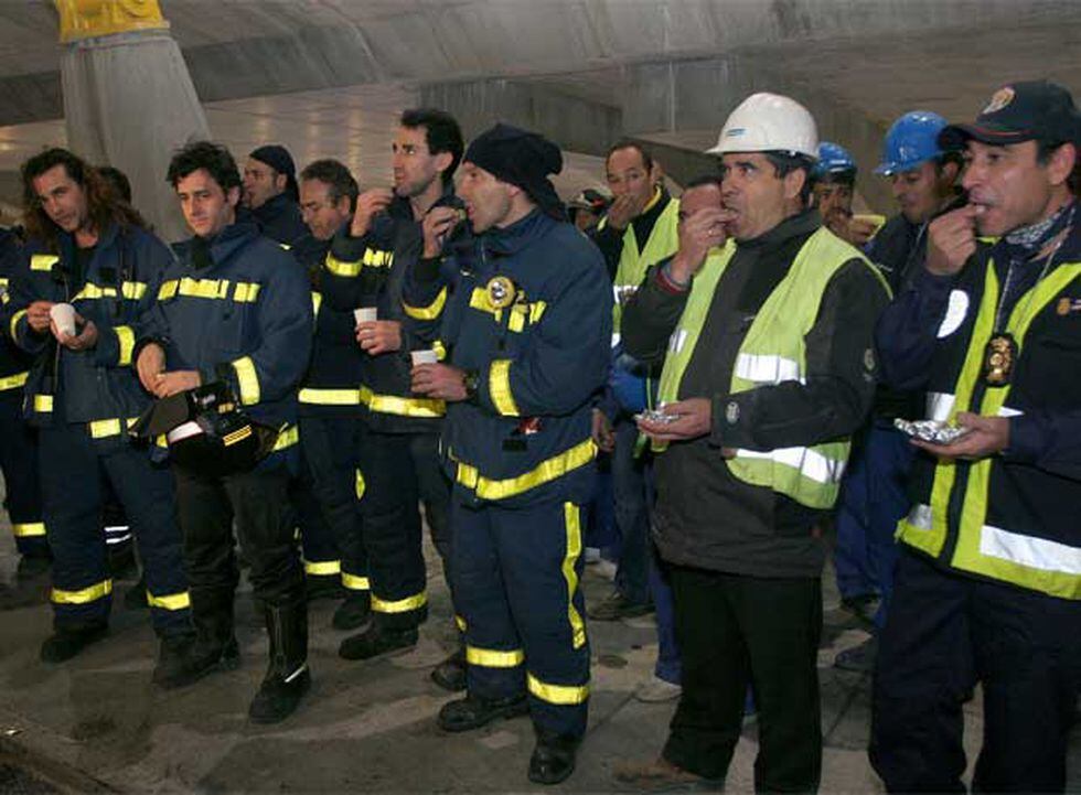 El equipo de bomberos | España | EL PAÍS