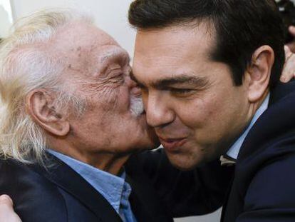 Manolis Glezos, héroe de la resistencia griega | Internacional | EL PAÍS