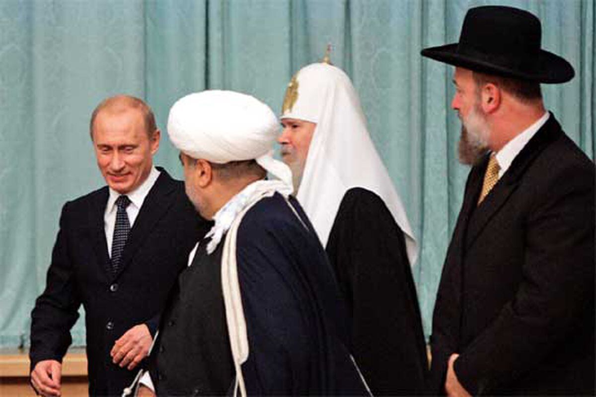 Vladímir Putin, con los jefes religiosos musulmán, ortodoxo y judío, en ...