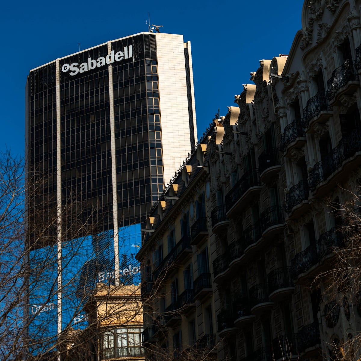 Sabadell y el Tesoro venden 7.642 millones en deuda | Mercados ...